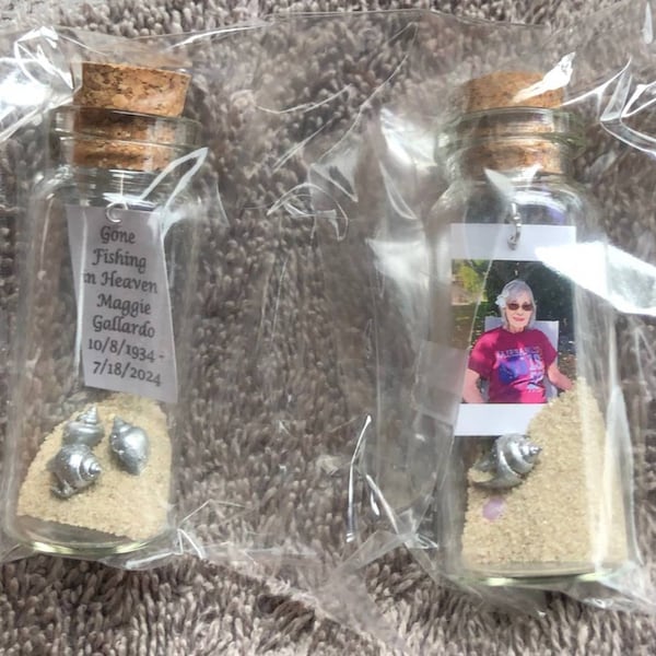Golden 50th Birthday Party Favors, Beach in a Bottle Gift for Guest, 40 ...