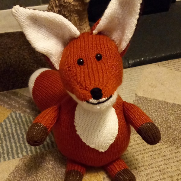 Animal Toy Knitting Pattern - Cute Squirrel Patons Wool Blend DK ...