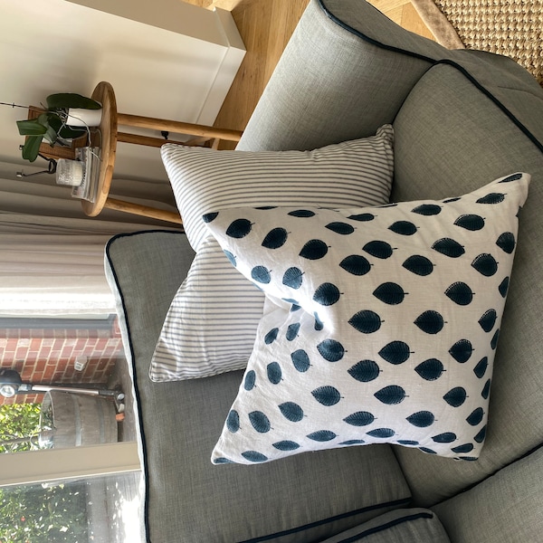 Hampton's Style Cushions, Blue and White Damask Cushion Covers. Hampton ...