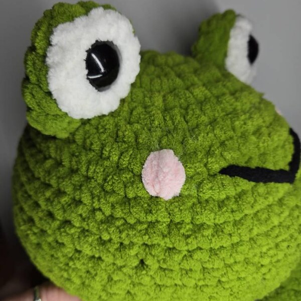 Big Eyed Frog Crochet Pattern PDF, Round Chubby Amigurumi Frog Plush ...
