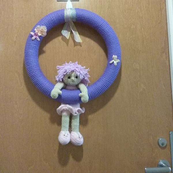Seasonal Character Wreaths Pdf Knitting Pattern Download - Knitted Flat ...