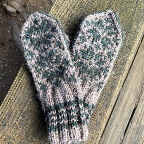 KNITTING PATTERN *the Black Cauldron Mittens* Mittenpattern for ...
