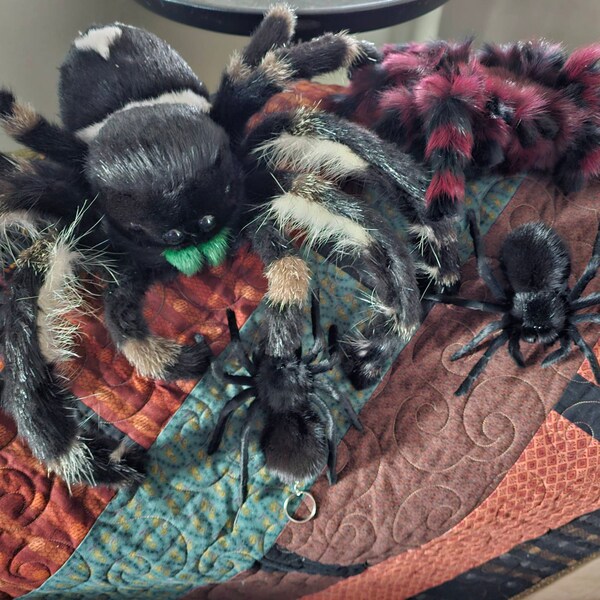 Realistic Tarantula Spider, Poseable Shelf Decor, Wall Mountable Faux ...