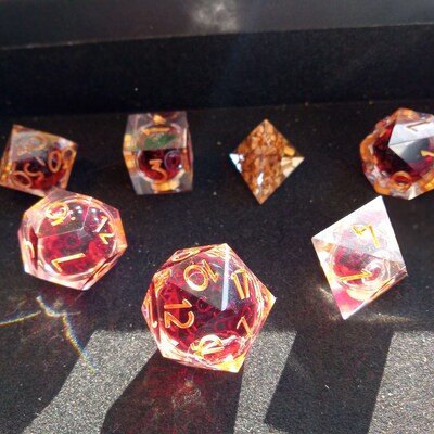 BLOOD DICE Handmade Resin 7 Dice Set for Dnd, Dungeons and Dragons ...