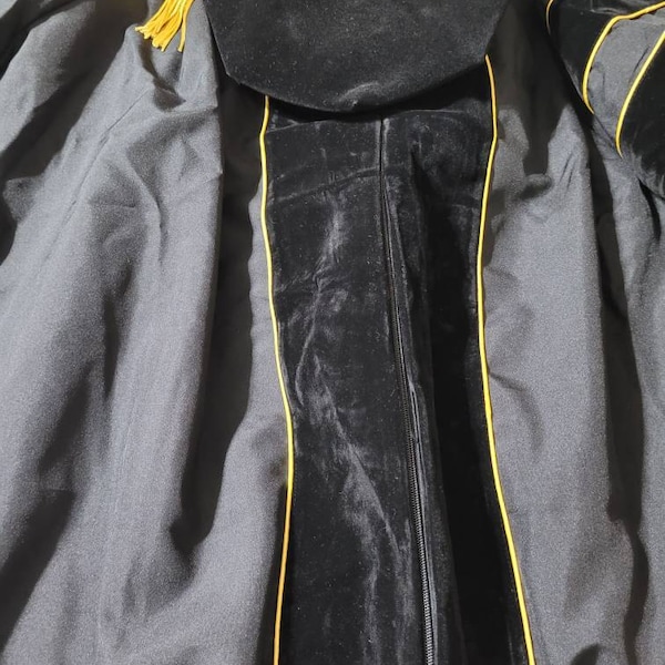 Matte Navy Cap and Gown W/ Matching Tassel and Gold Year Charm | Sizes ...