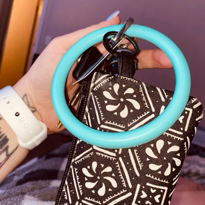 Keychain Bracelet Silicone Key Ring Key Loop Silicone Bangle Keychain ...