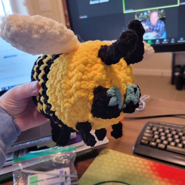 Minecraft Bee Crochet Pattern, Amigurumi Bee, Minecraft Plush - 2in1 ...