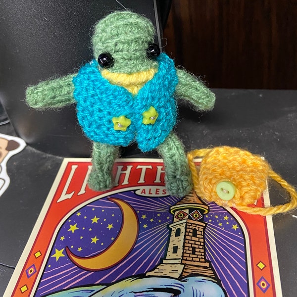 Amigurumi, Handmade, Knitted Frogs | the Frog King With Removable ...