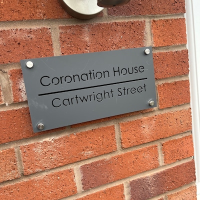 House Wall Plaques UK Luxe A4 Acrylic House Signs Elegant Outdoor Décor ...