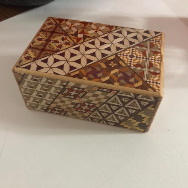 Small Puzzle Box Hakone Yosegi | 4 or 12 Steps W3" | Mysteries Wooden ...