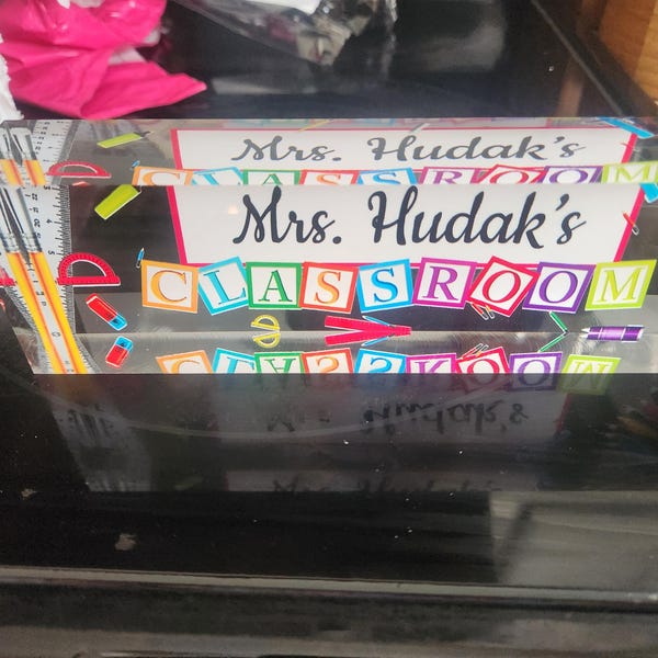 Personalized Desk Name Plate| Daisy Design Office Desk Decor on Clear ...