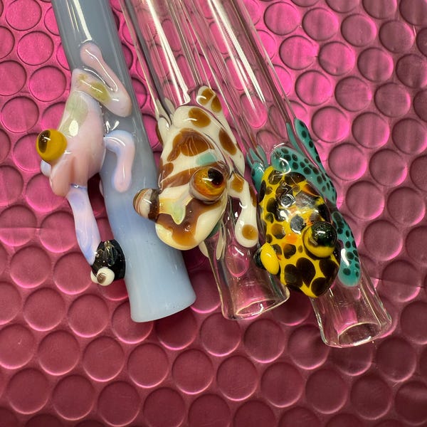 Frog on Milky Blue Pipe - Frog Pipe | Glass Pipe | Glass Frog | Animal ...
