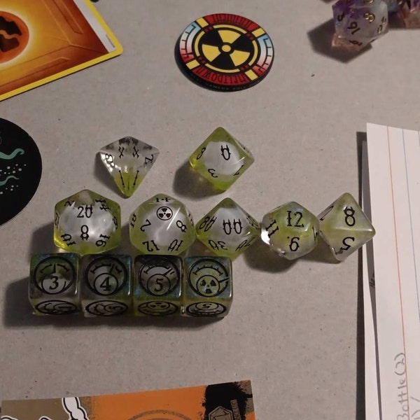 Nuclear Fallout Exclusive 11 Dice Set | Glow in the Dark Nuke Wasteland ...