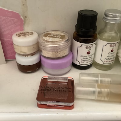 Face Mask Sample With Sandalwood, Sandalwood Mask, Facial Mask, Gram ...