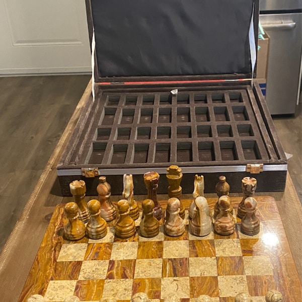Vintage Green Onyx Chess Set Handcrafted Luxury Designer Chess Set Perfect T For Any Occasion