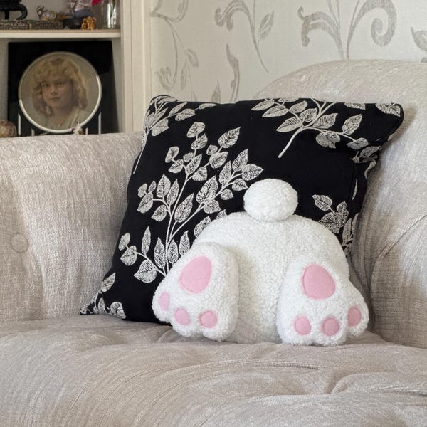 Sherpa 8 Ball Pillow, Magic Eight Ball Cushion, Tufted Black Pillow 8 ...