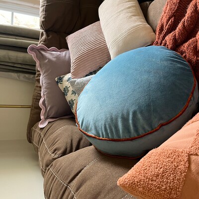 Round Pillows, 30 Color Pillows, Cover and Insert, Customizable Piping ...