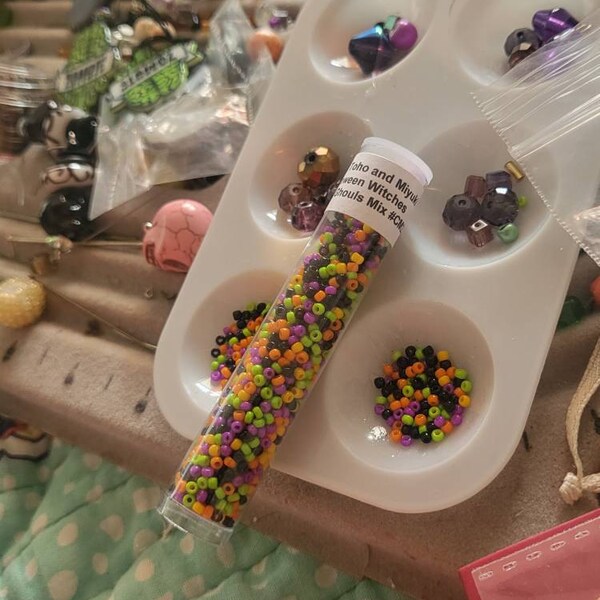 32" Navajo Ghost Spirit Beads Cedar Juniper Berry Necklace - Ghost ...