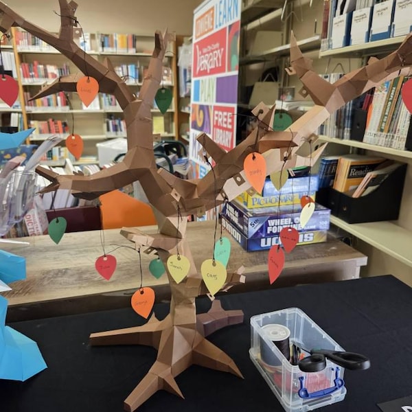 Metin2 Nymph Sword Papercraft Template: Low Poly Cosplay Prop (PDF, SVG ...