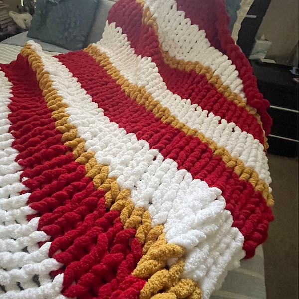 Bluey Hand Knitted Chunky Blanket - Etsy