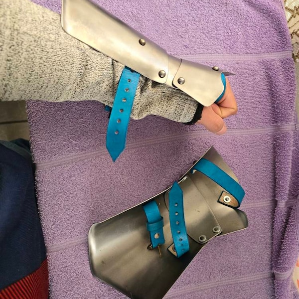 Reserved*****hand Forged 16GA Lion Head Embossed Tudor Rose Elbow Cops ...