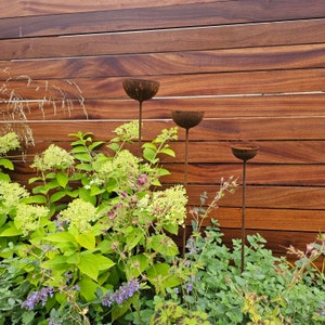 Large Rain Catcher Fountain Rusty Garden Ornament for Outdoors Garden ...