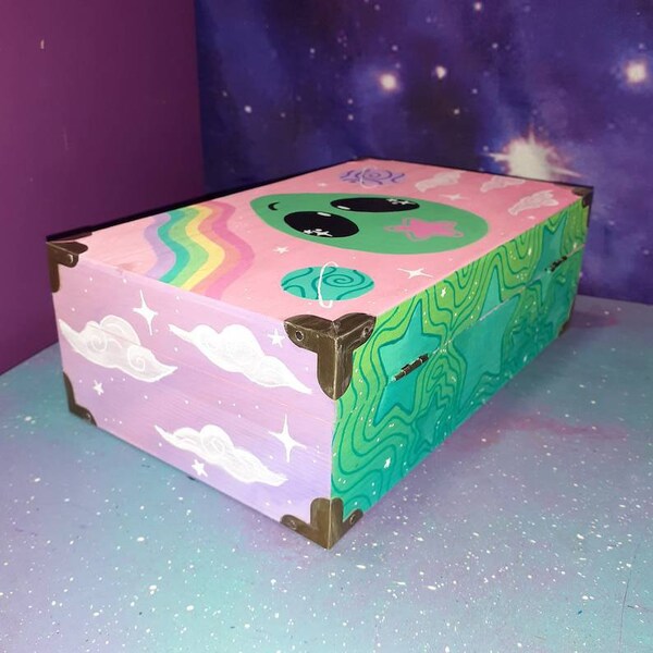 Black Light Glow Trippy Alien Stash Box / Small Rolling Makeup Jewelry ...