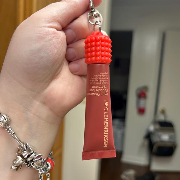 Fluted Lip Balm Keychain Cap: Lip Gloss Holder for Summer Fridays ...