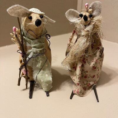 Primitive Spring Mice - Etsy