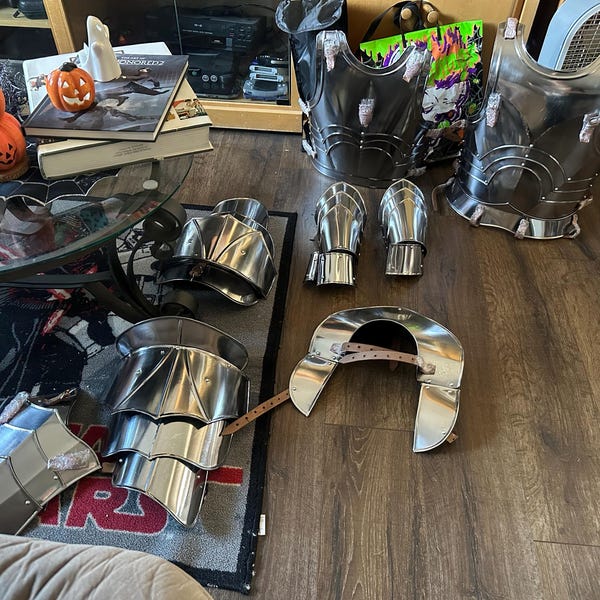 Medieval Knight Armor Chest Plate Pauldrons Arm Bracers & Tassets Roman ...