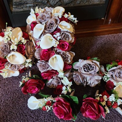 Yellow and Black Roses Bouquets Set of 4 Bridesmaids With Boutonnieres ...