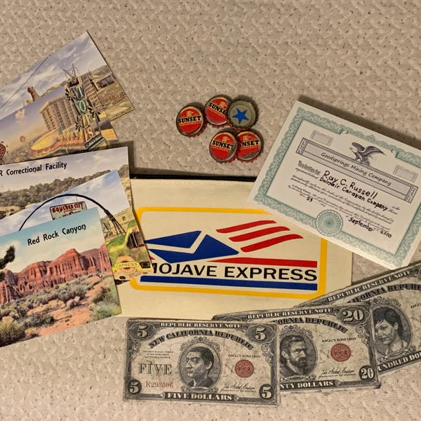 Fallout New Vegas Mojave Express Courier Pouch Sunset Sarsaparilla Caps ...