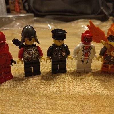 Lego® 2 Minifigures With Accessories Random Assortment Pack, Gift ...