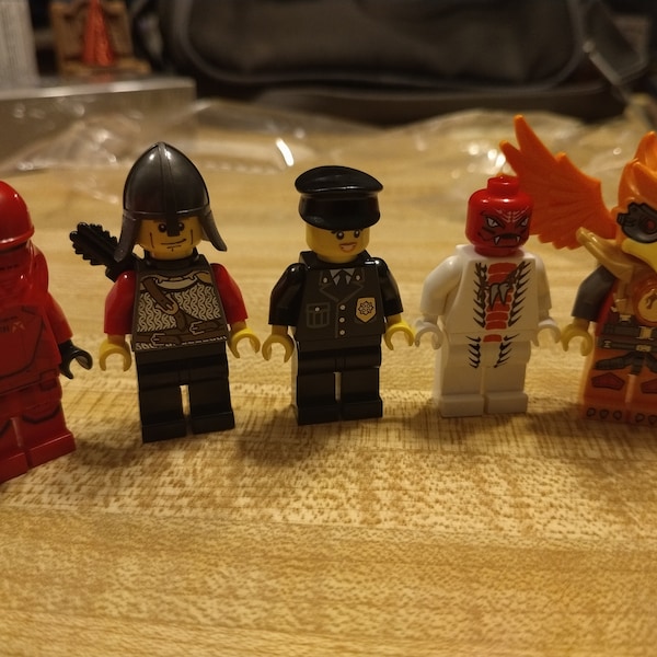 Lego® 2 Minifigures With Accessories Random Assortment Pack, Gift ...