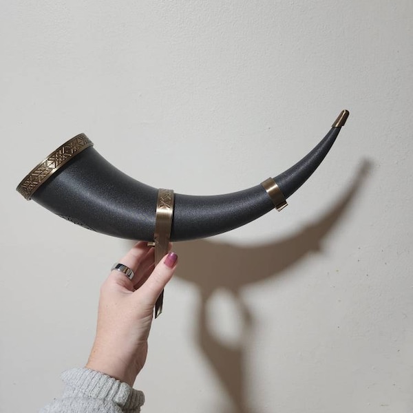 Traditional Viking Drinking Horn is Made From Cow's Horn Called khantsi ...