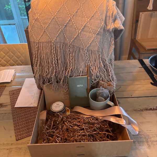 Ultimate Hygge Gift Box for Men & Women With Blanket and Socks | Get ...