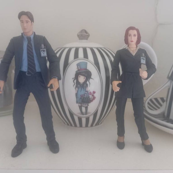 Flintstones House Which Pulls Out Scenes to Become Bedrock Bowl-o -rama ...