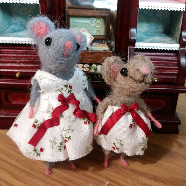 Felted Miniature Mouse, Grey Mouse, Mini Animal, Needle Felt, Mice ...