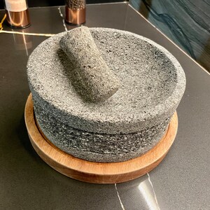 Métlatl Mexican Metate Made of Lava Rock With Metlapil 22x32 - Etsy