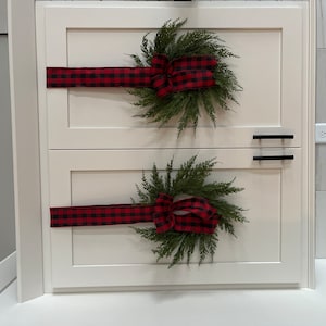 Christmas Mini Cabinet Wreath With Ribbon, Mini Cedar Cabinet Wreath ...