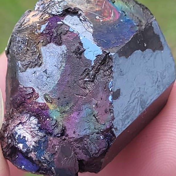 Lustrous Calcite on Siderite and Muscovite With Ruticulated Rutile ...