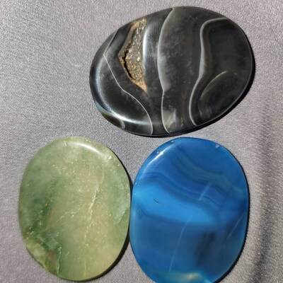 BLUE ONYX Worry Stone Natural Stone Hand Carved Gemstone Worry Stone - Etsy