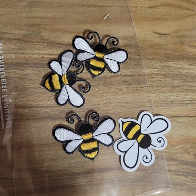 IRON ON PATCH One Tiny or Small Bee 0.75t X 1w or 1.5t X 2w Quality ...