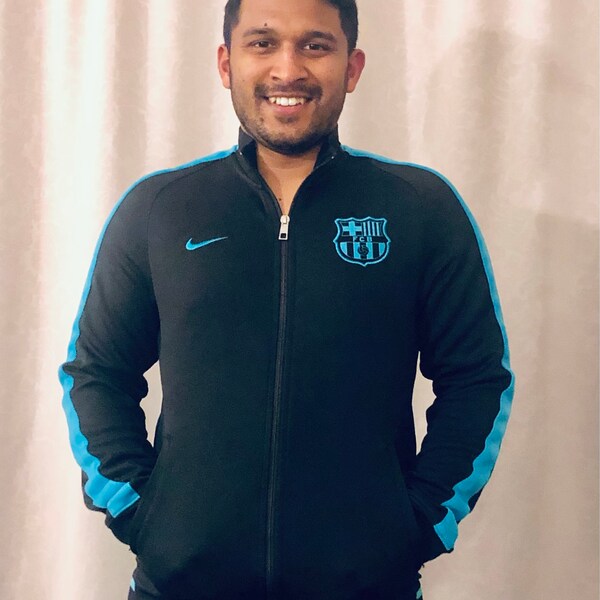 Vintage Umbro 2000s Navy Blue White Men's Football or Basketball Sports ...