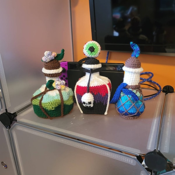 Crochet Pattern Potion Bottle Dice Bag, Royal Potion Bottle, Amigurumi ...