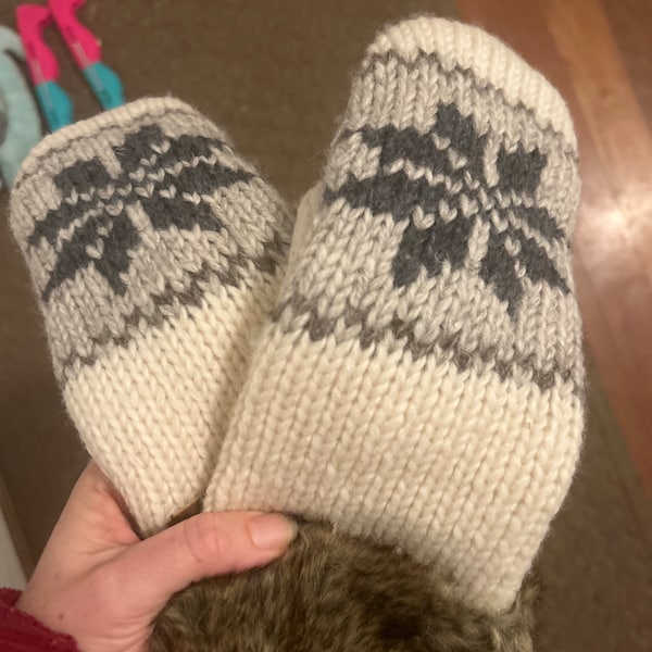 100% Genuine Soft Lamb Wool Women's Cosy Herd of Sheep Design Hand Knitted Jumper Nordic Sweater ...