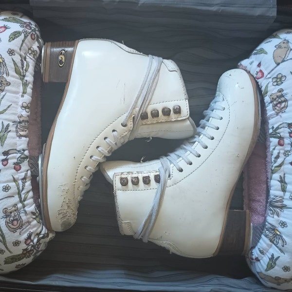 Pale Pink W/ Bows Super Puffy Ice Skate Skating Soakers Blade Covers ...