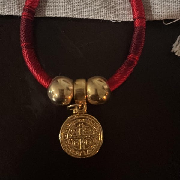 Colombian Candy Charm: Gold Pleated San Benito Bracelet - A Captivating ...