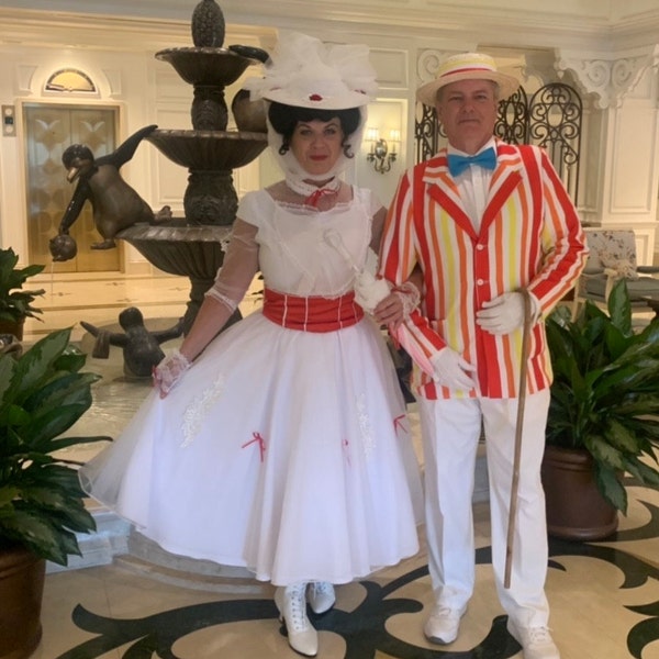 Vintage Small White Parasol W/ Lace Trim, 70s White Parasol, Great for ...