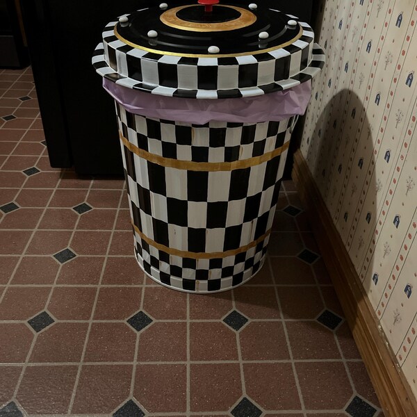 Hand Painted Trash/garbage Can - 20 Gallon Bright, Red/orange Poppies ...